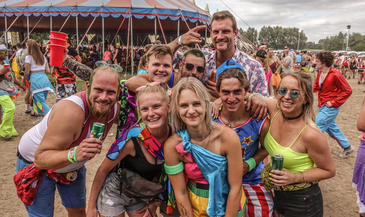 Kamping Kitsch Club opnieuw voltreffer: “Bloot? Ik had er toch wat meer ...