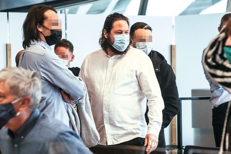 66 voetbalhooligans veroordeeld voor ‘freefights’ | De Morgen