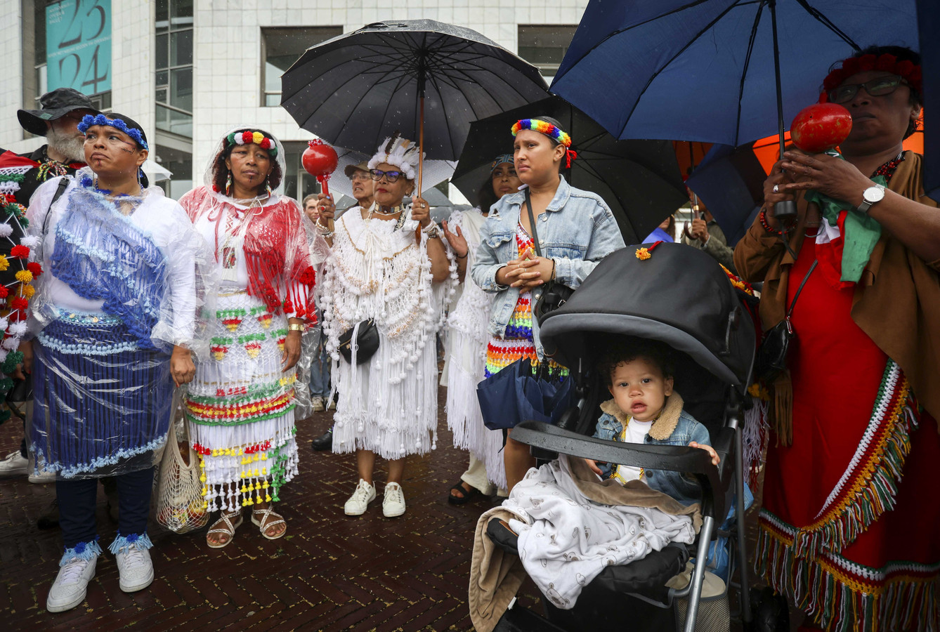 ‘Sorry’ van koning Willem-Alexander is wereldnieuws | Foto | AD.nl