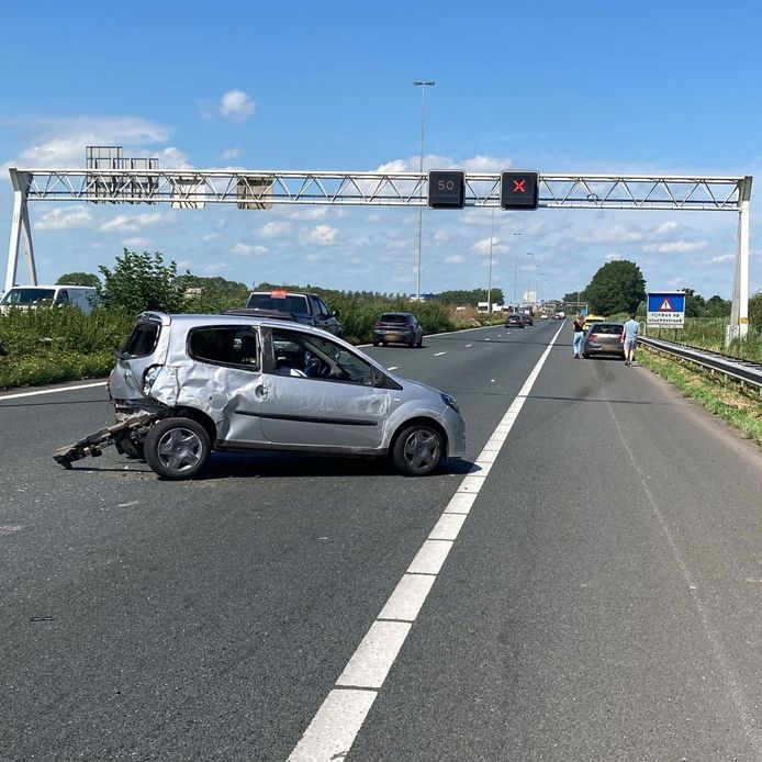 Ongeval op A27 bij Werkendam zorgt voor kortstondige wegafsluiting | 112 nieuws Altena | bd.nl