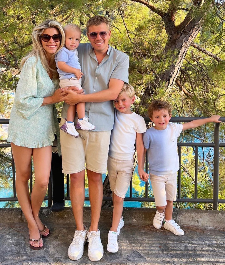 De opmerkelijke transformatie van zanger Jaap Reesema: “In mum van tijd ...