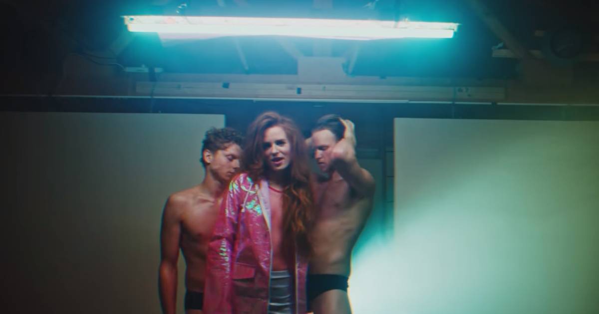 Seksuele clip van Merol door YouTube afgeschermd voor iedereen onder de ... Seksuele clip van Merol door YouTube afgeschermd voor iedereen onder de ...
