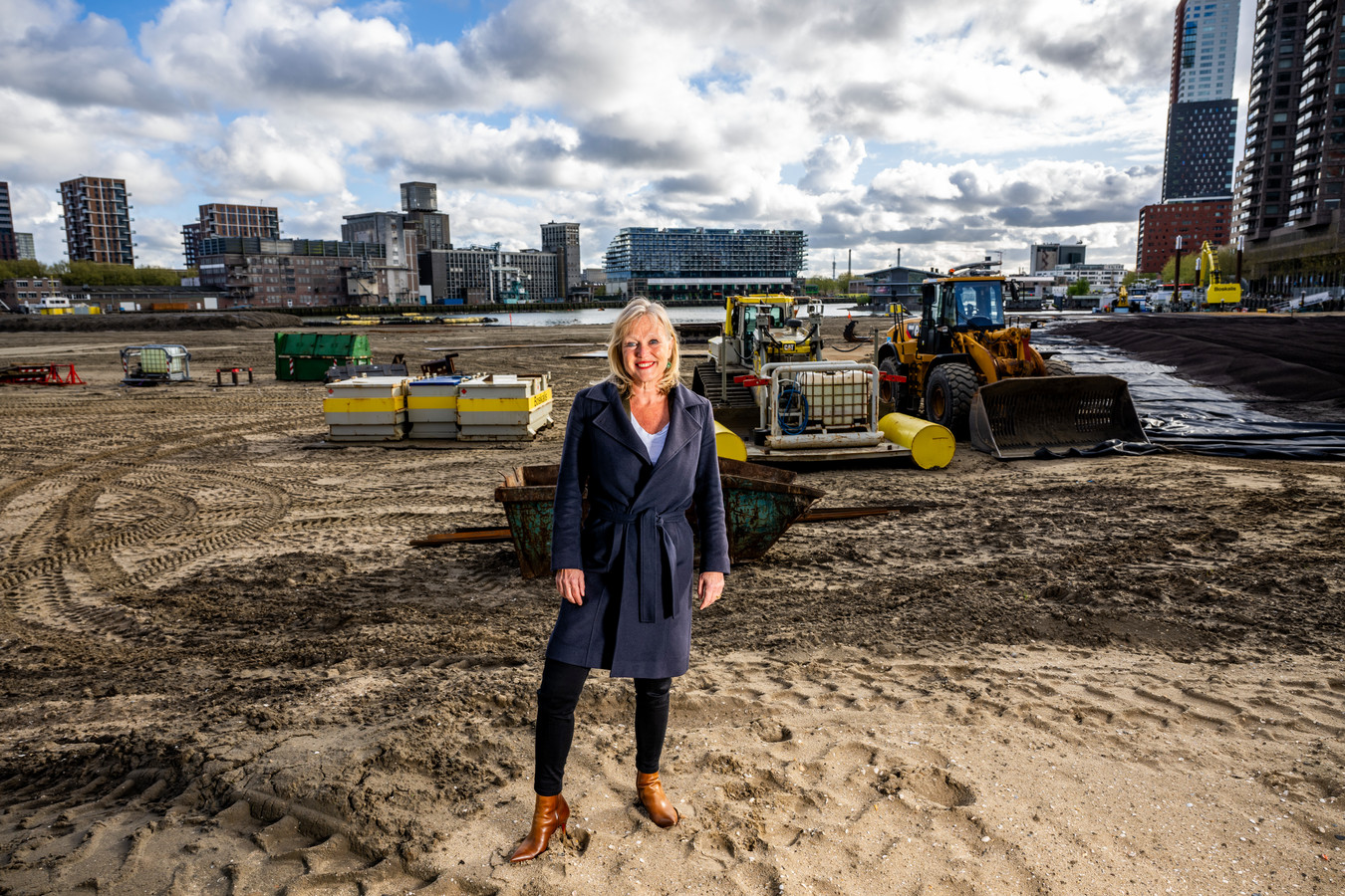 Nieuwe impuls voor Rotterdamse skyline: plannen voor drie reusachtige ...