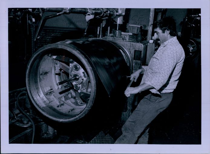 75 jaar banden bouwen in Twente: een tijdlijn van driekwart eeuw ...