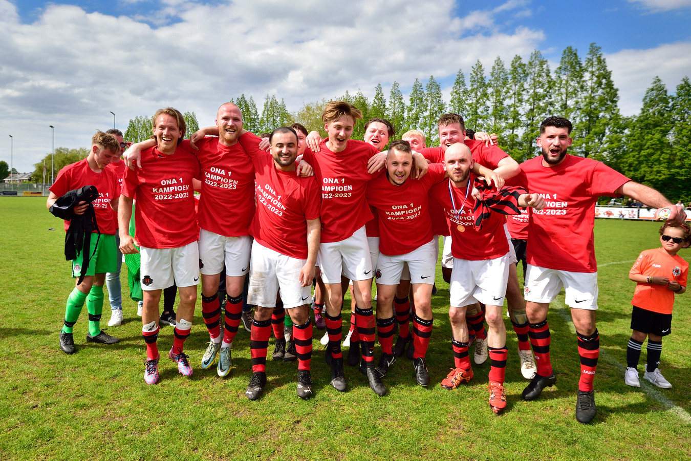 Twee kampioenen, 42-jarige doelman blinkt uit en dit gebeurde nog meer ... Twee kampioenen, 42-jarige doelman blinkt uit en dit gebeurde nog meer ...