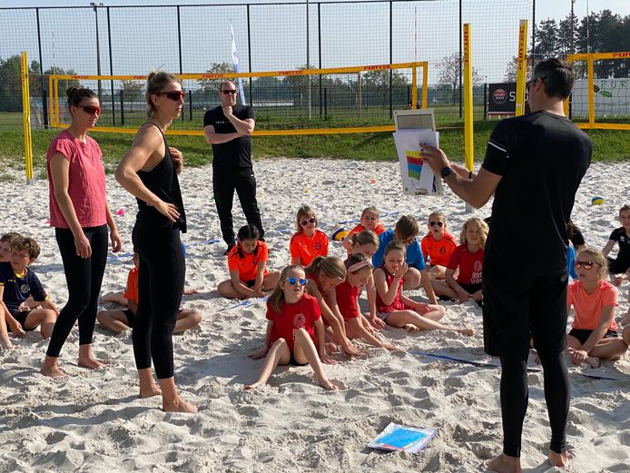 VST Lions Beach opent reeks van provinciale beachvolley-tornooien | Oud ...