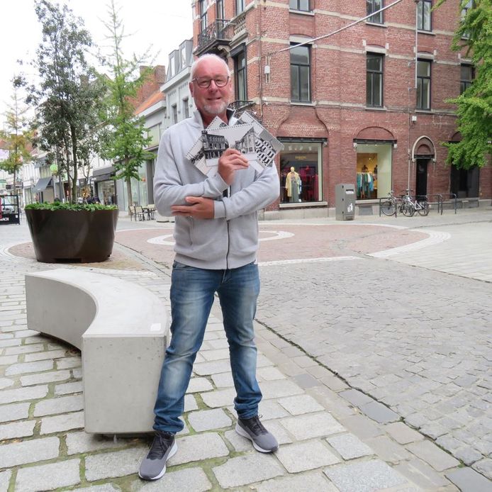 Lode vereeuwigt Roeselare van vroeger en nu op kalender | Roeselare ...