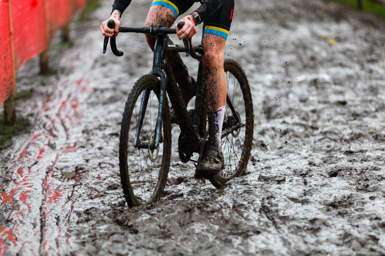 IN BEELD. Moet er nog modder zijn? Belgisch kampioenschap veldrijden ...