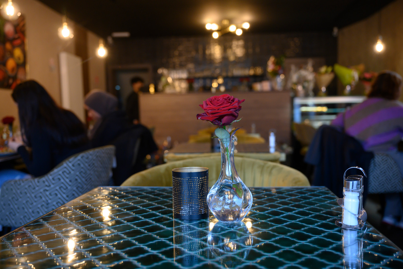 NET OPEN. Zanger Youssef en zijn vrouw Nadia starten Marokkaans ...