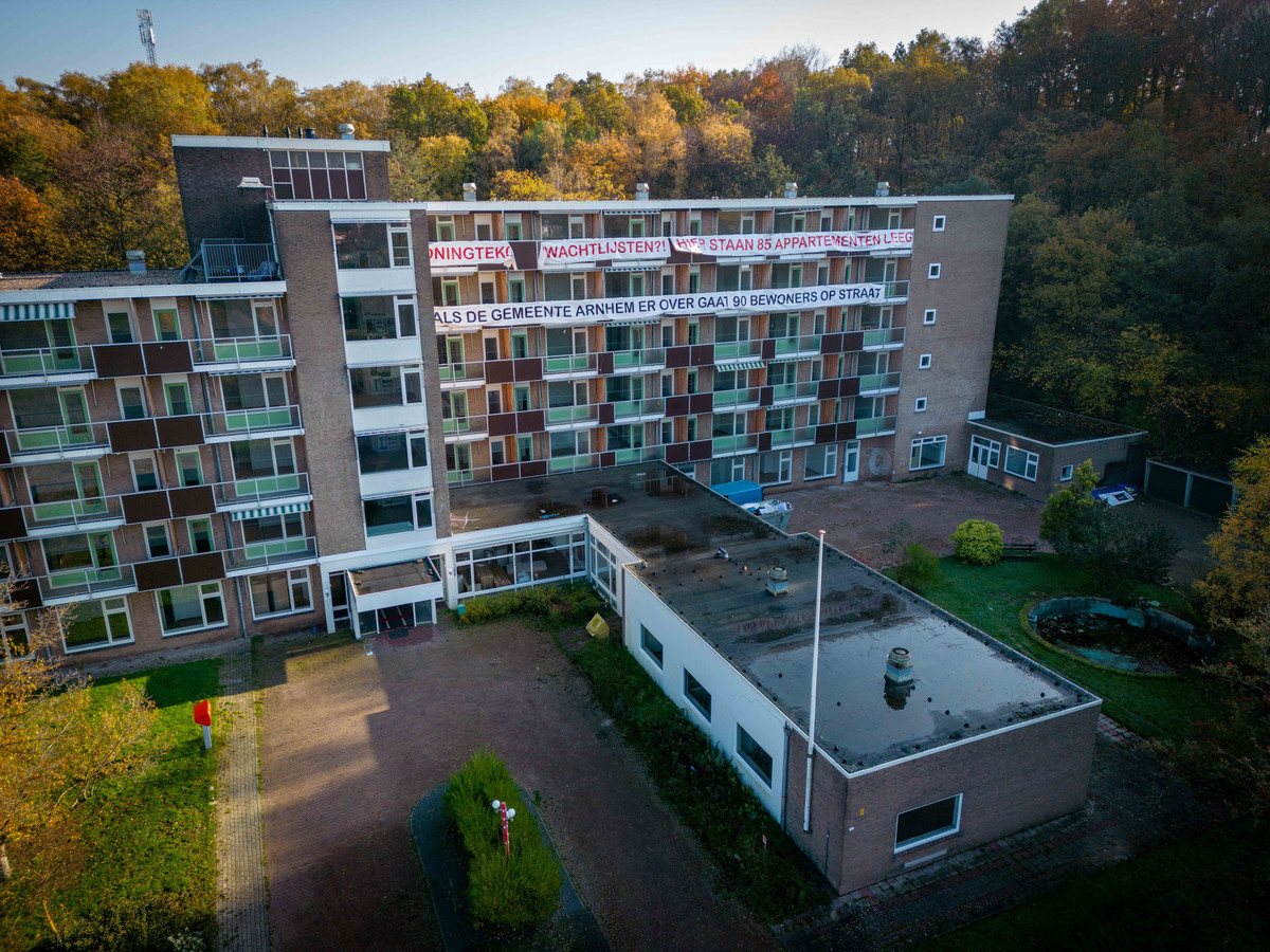 Woningnood in Nederland en toch staat in Arnhem een hele, pas ... Woningnood in Nederland en toch staat in Arnhem een hele, pas ...