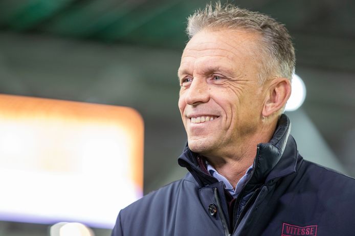 Edward Sturing viel als laatste af voor WK 1990 en kent pijn van ...