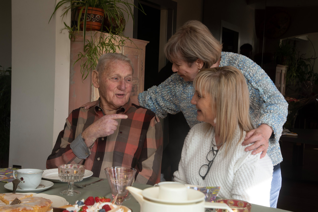 Harry De Gussem neemt na meer dan 60 jaar afscheid van Wetters voetbal ...