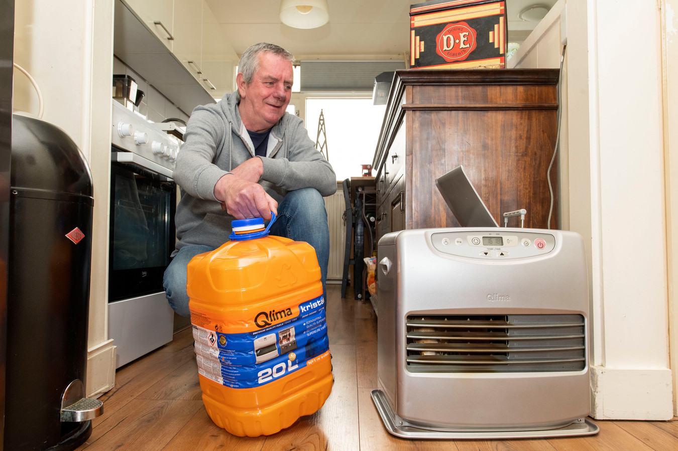 Ed verwarmt zijn huis met petroleumkachel: ‘Ik krijg straks 800 euro ...