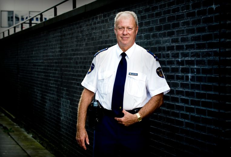 OM eist negen maanden cel tegen oud-politiechef Ad Smit om fraude: ‘Een ...