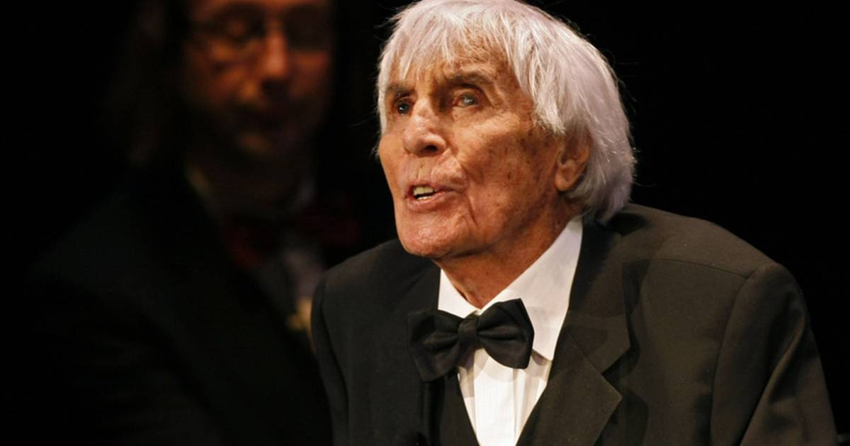 Johan Heesters met koorts in ziekenhuis opgenomen | Show | bd.nl