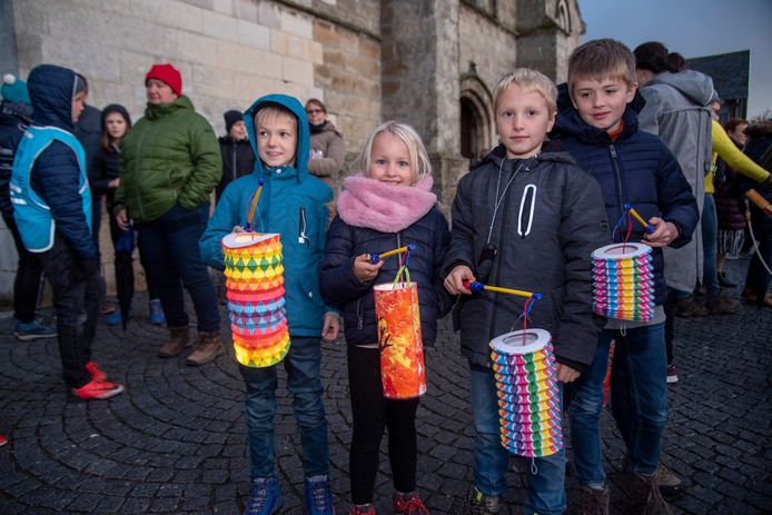 Sint-Maartens feest met lampionnentocht en Sint-Maartens vuur | Uit ... Sint-Maartens feest met lampionnentocht en Sint-Maartens vuur | Uit ...