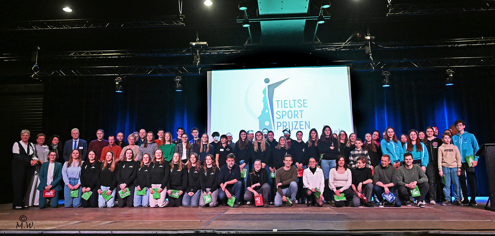 Tielt huldigt sportkampioenen | Foto | hln.be