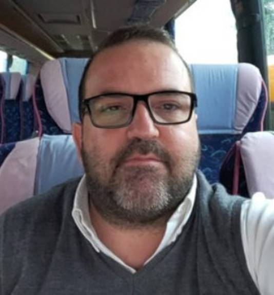 LIVE. Camerabeelden tonen moment waarop bus met toeristen van viaduct ...