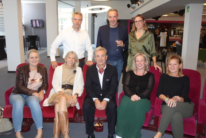 Directeur De Werf bedankt personeel op afscheidsdrink | Aalst | hln.be