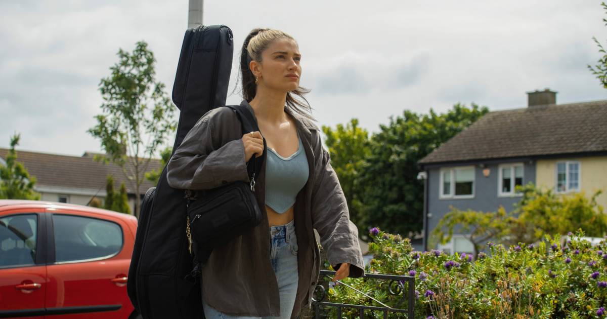 Vier sterren voor Flora and Son: Dochter van Bono betovert in zalige ...