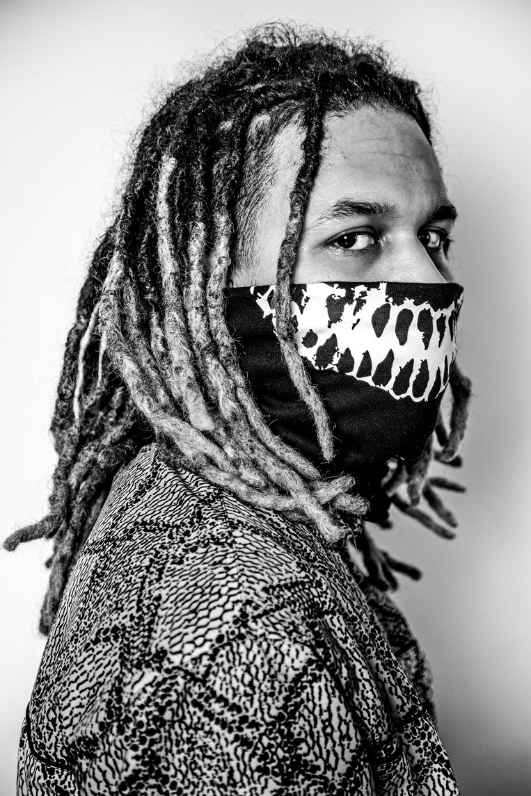 Rapper Bokoesam: ‘In Ghana word ik als wit gezien, in Nederland juist ...