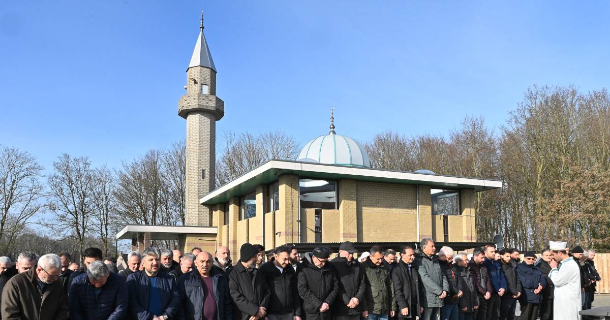 Pizza’s bakken en extra gebed: Turkse gemeenschap Cuijk staat stil bij ...