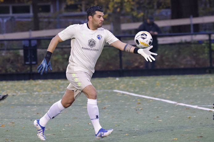 LMO baalt van ophef na rode kaart doelman Mark Smith: ‘Met ...