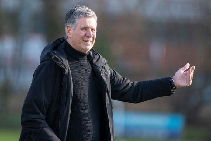Bert Trappel maakt seizoen als interim-trainer onbezoldigd af bij HVC ...