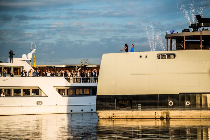 Behouden vaart voor Blue Rhapsody, maar dan moet wel het water stijgen ...