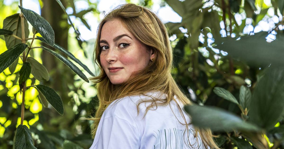 Student Annemarijn (20) krijgt eigen kledinglijn, slechts paar maanden ...