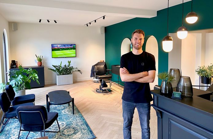 Totale make-over voor herenkapsalon Van de Walle: nieuwe kapper in opgefrist interieur | Zoersel ...