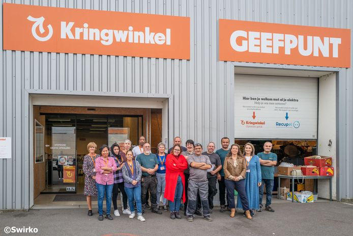 Kringwinkel aan de Tragel krijgt make-over en dus moet alles weg: “Voor de verbouwing moet de ...