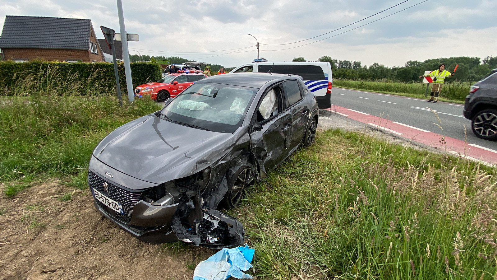 Beelden tonen hoe politie verdachte die wegvluchtte van controle ...