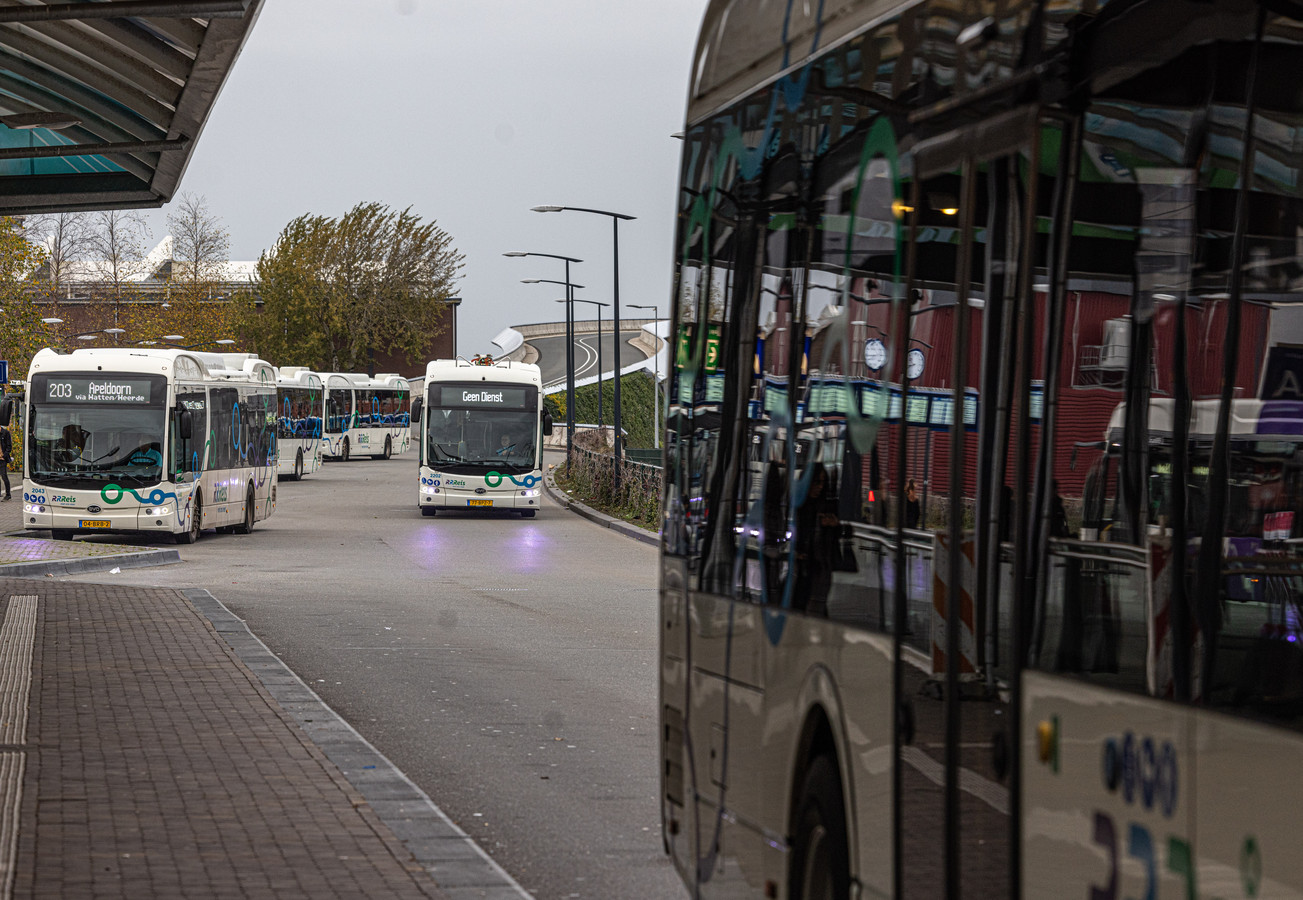 ‘Pechbussen’ Keolis laten mindervaliden al weken bij de bushalte staan ...