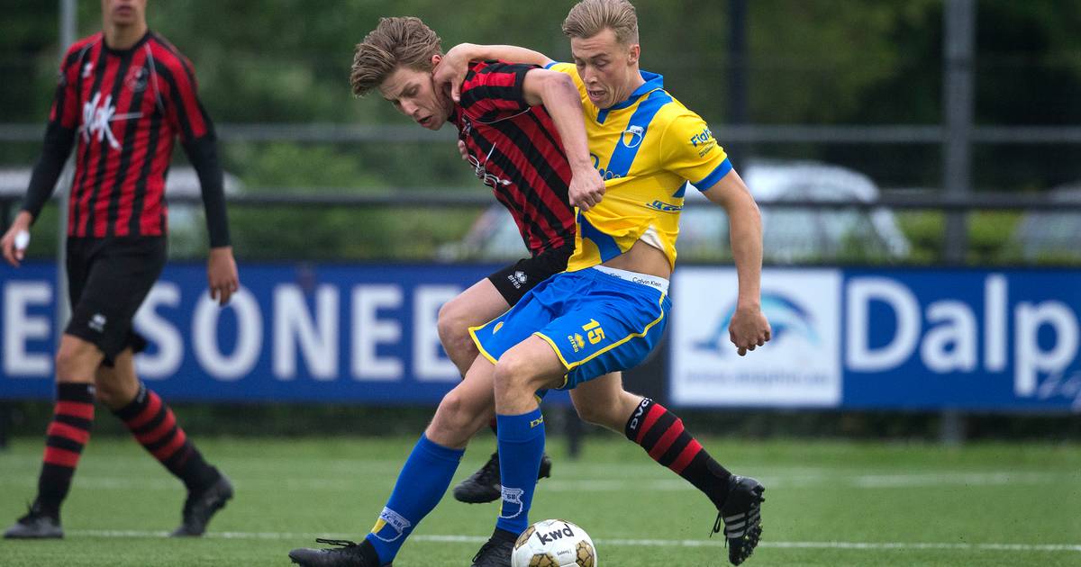 Dylan Hendriksen laat DZC'68 juichen | Voetbal Achterhoek | gelderlander.nl