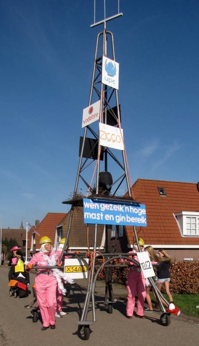 Grote optocht in het Spreeuwendurp (Alem) | Maasdriel | bd.nl