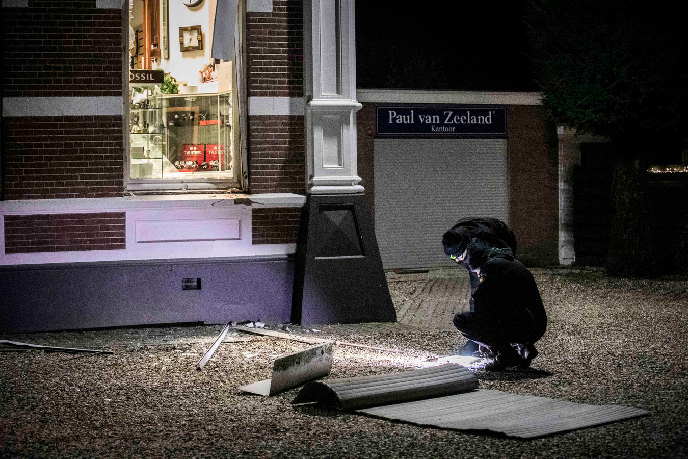 Juwelier deelt camerabeelden van plofkraak Velp: ‘Daders waren naar alle waarschijnlijkheid uit ...