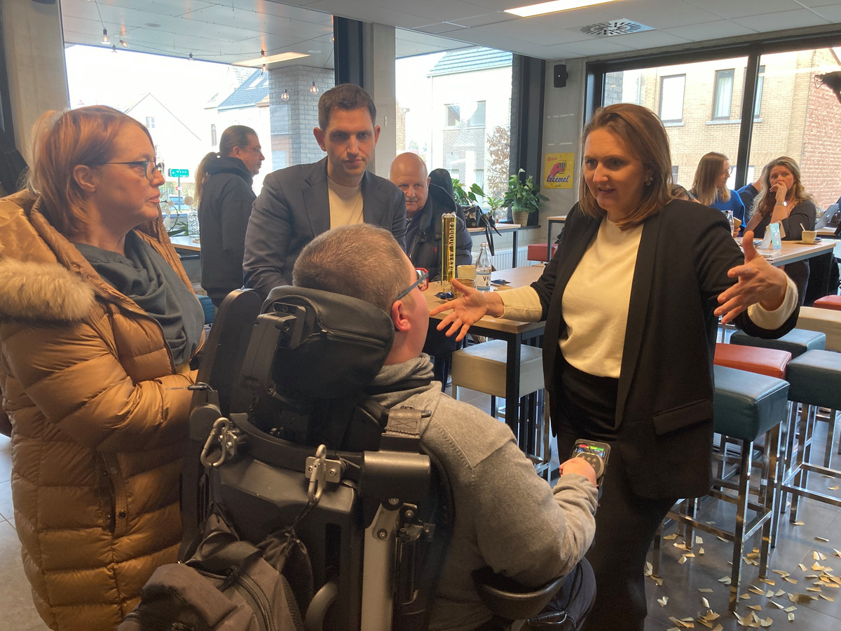 Minister Gwendolyn Rutten (Open Vld) reikt gouden medaille uit aan ’t ...