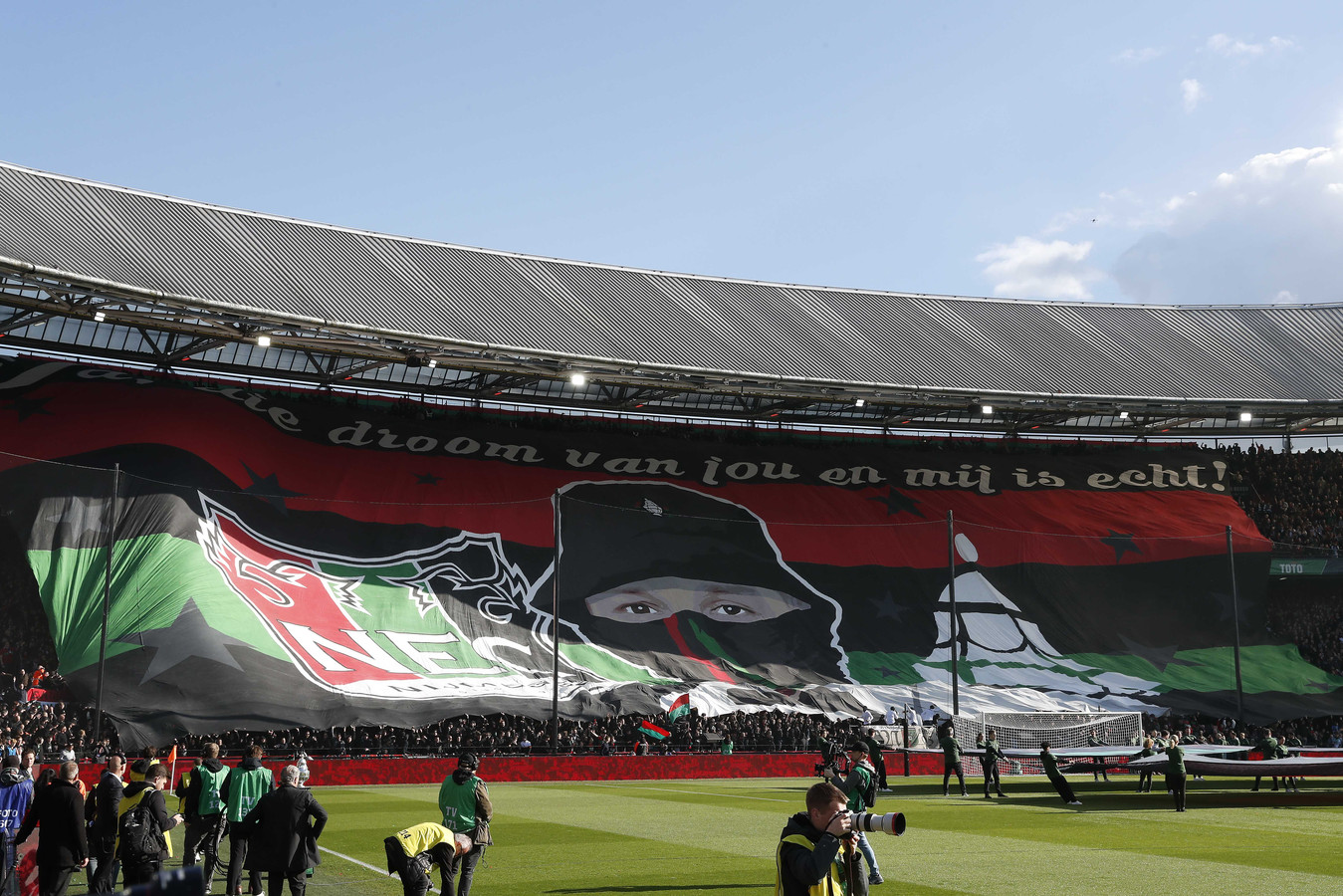 Van volle kroegen in Nijmegen tot 160 bussen met NEC-fans: dit zijn de ...