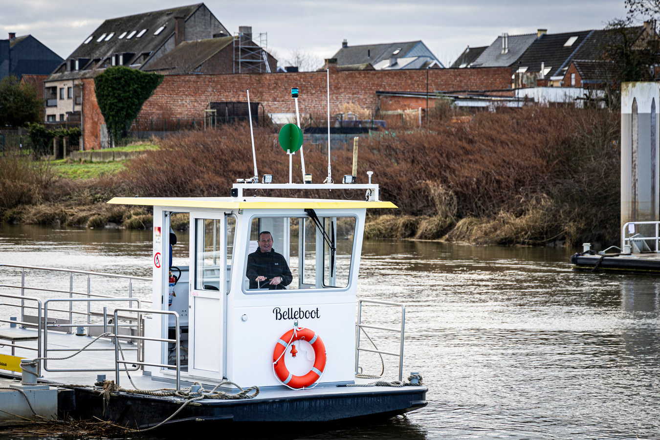 “Zelfs koning Filip zat ooit op mijn boot.” Veerman Geert zwaait af na ...