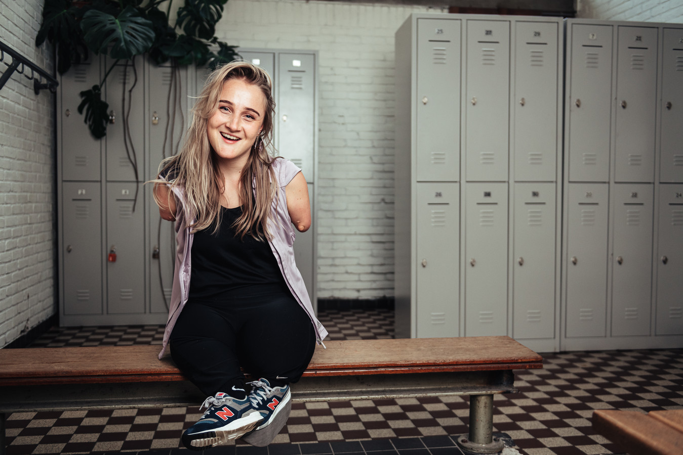 Silent talkshow Via 44 met de Nijmeegse tv-presentator Eva Eikhout ...