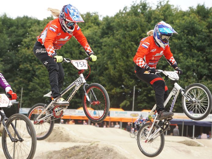 Podiumplaatsen fietscrossers Ammerzoden | Maasdriel | bd.nl