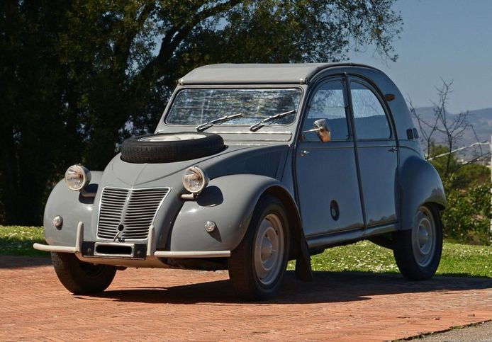 Deze 70 jaar oude Lelijke Eend kost net zo veel als een nieuwe Porsche ...