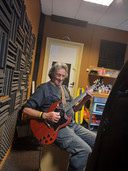 Carel Copier: pionier van de neder-reggae, maar ook de Doe Maar-drummer ...