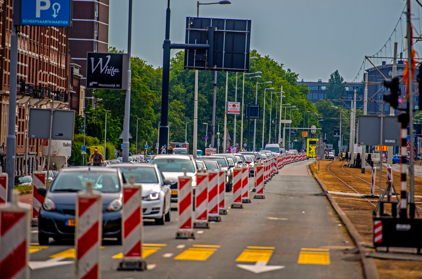 Verkeer in Rotterdam staat muurvast en dat zorgt voor woedende ...