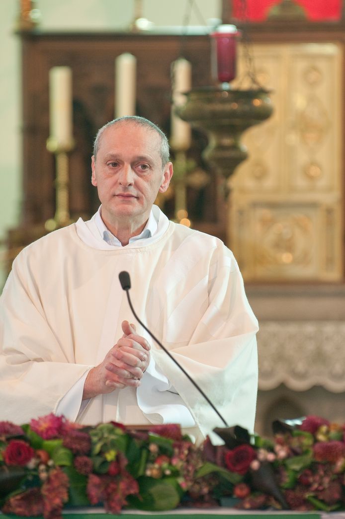 Pastoor Eddy Le Beer (62) overleden | Gavere | hln.be