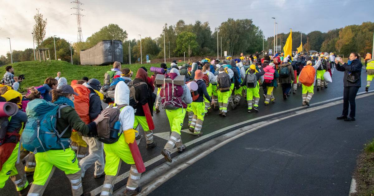 Actievoerders Code Rood droegen afgelopen weekend gestolen kledij van ...