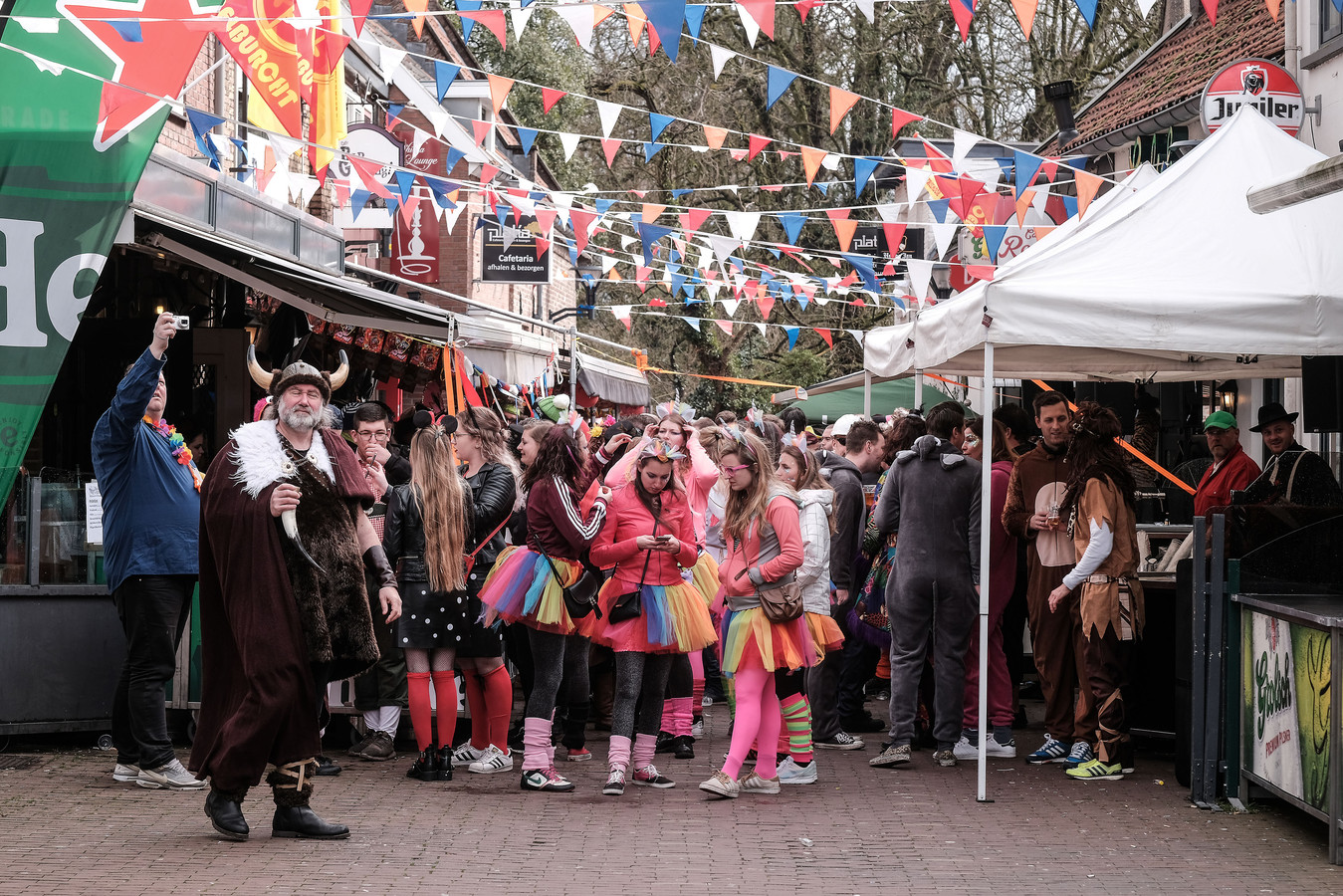 Kroegen staan in de startblokken voor carnaval: bier is koud, artiesten ...
