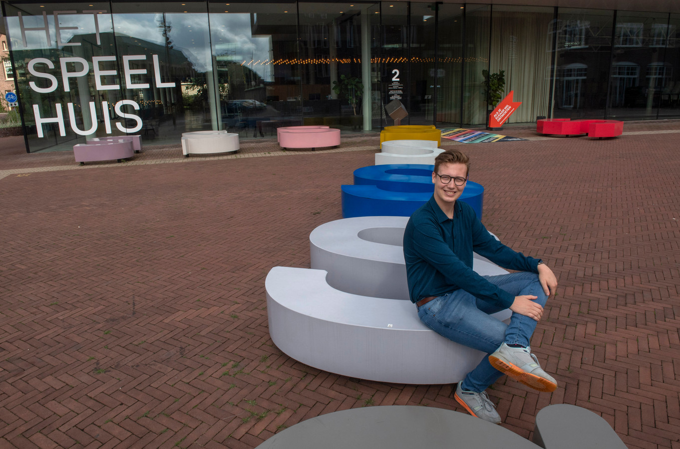 Jeugdburgemeester Lars gaat laten zien dat iets saais heel boeiend kan ...