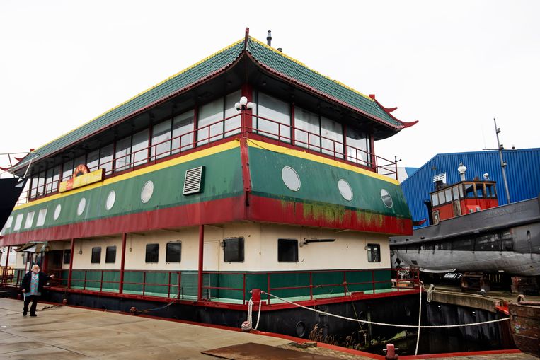 Wie koopt het spookschip van Den Helder? | Trouw